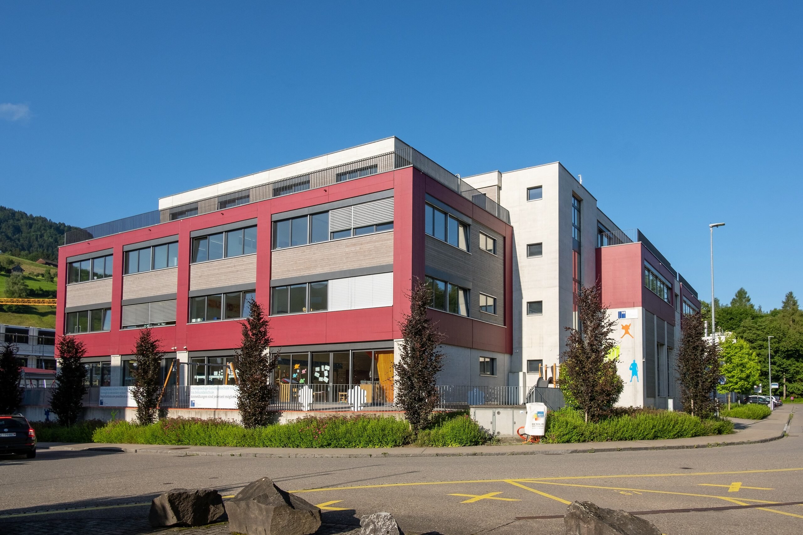 SIS Swiss International School Pfäffikon-Schwyz - International School ...